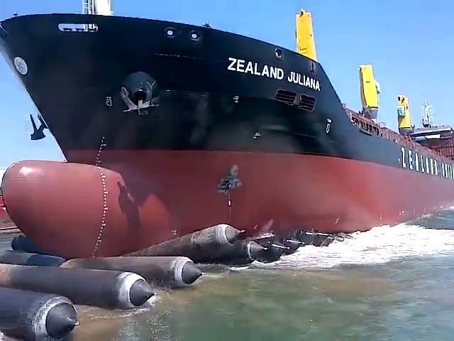 a Ship’s Launching | POPA.COM.BR